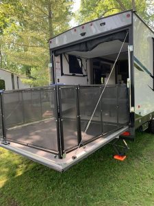 Camper deck - Pettibone Resort