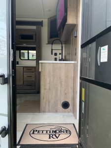 Camper entrance - Pettibone Resort